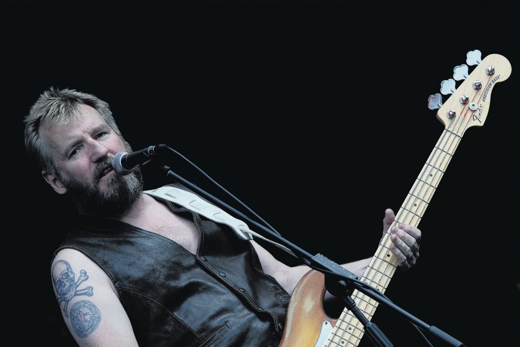 Simple Mind’s Derek Forbes geeft concert in Leek | InfoLeek