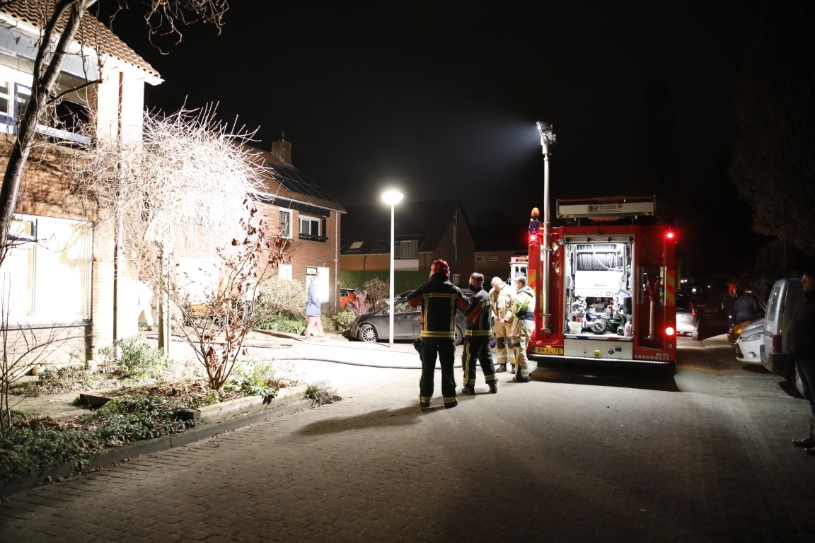 Brandweer Leek rukt uit voor woningbrand in Tolbert - Oozo.nl