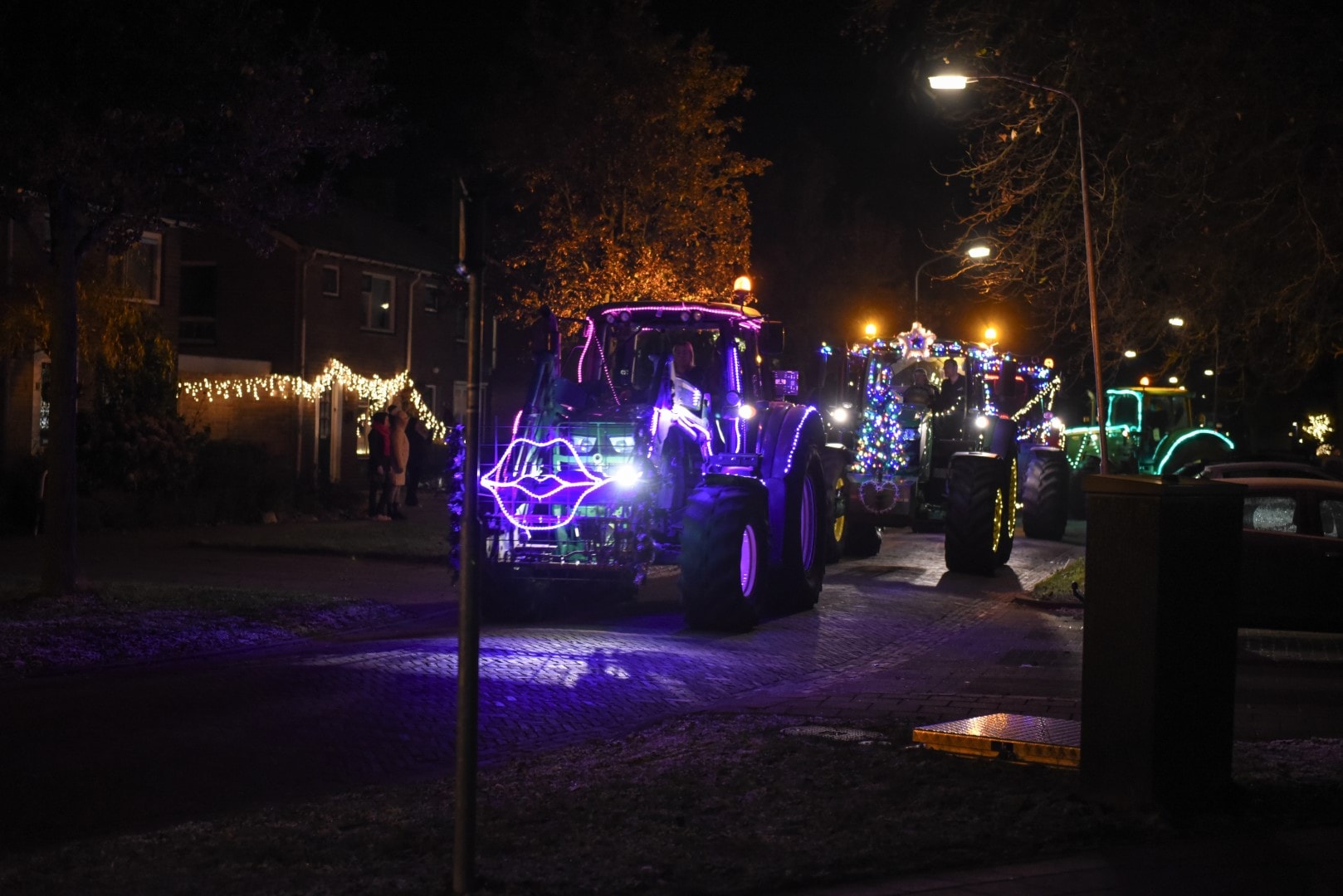 Woensdagavond 13 december rijdt de derde Verlichte Trekkertourtocht ...