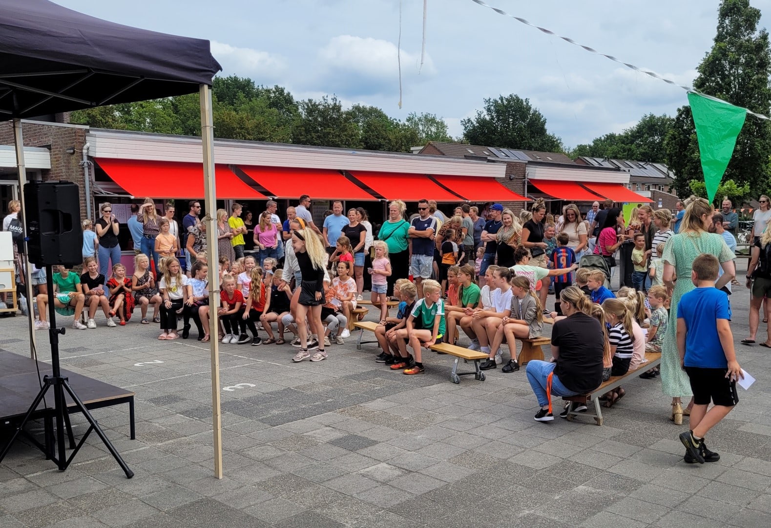 C.B.S. de Regenboog luidt zomervakantie in met gezellig schoolfeest ...