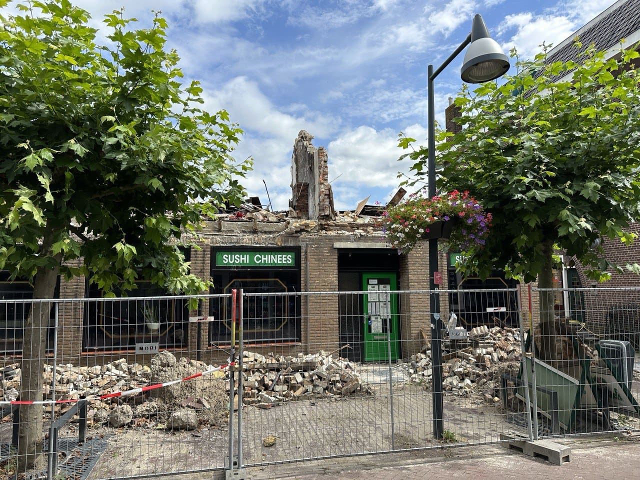 Noodkreet van Paul Reinders, eigenaar van chinees Kota Leek/Marum; "We ...