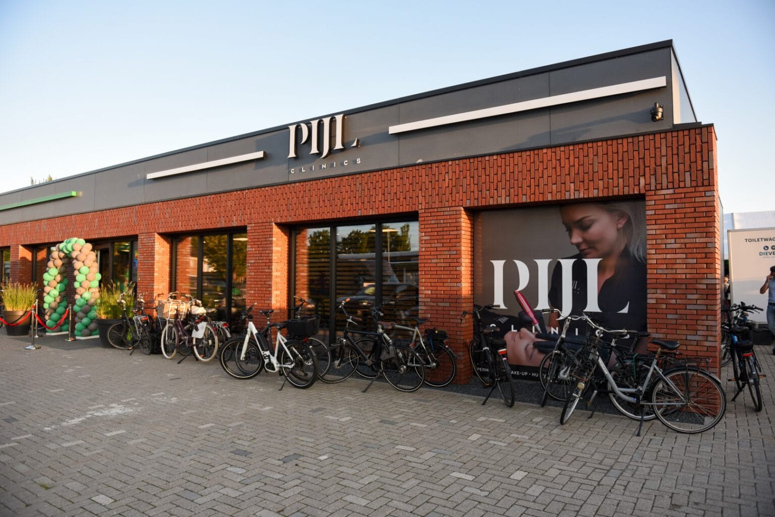 Feestelijke opening 1energielabel in Leek met onder andere Jannes en Marco Schuitmaker | InfoLeek