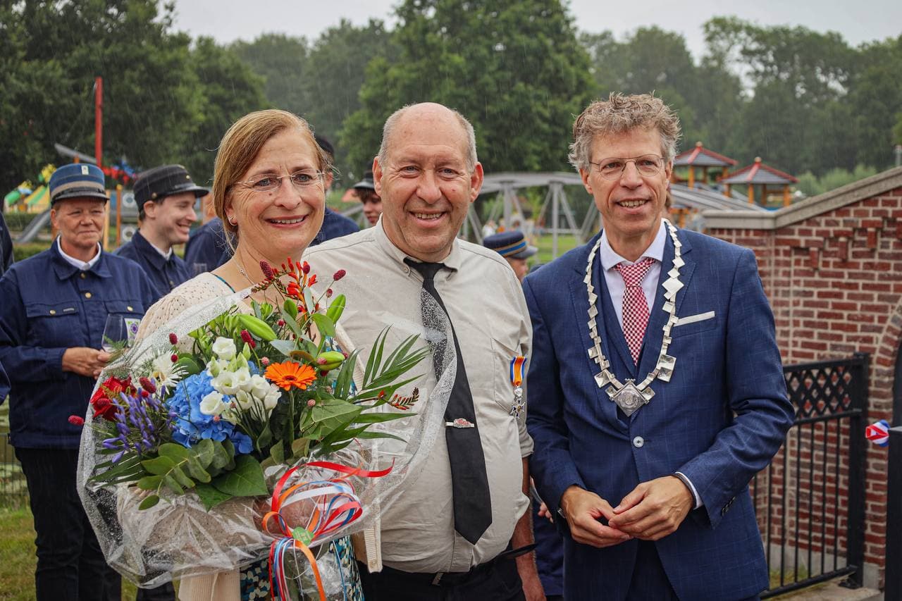 Ronald Smits ontvangt koninklijke onderscheiding en wordt benoemd tot ...