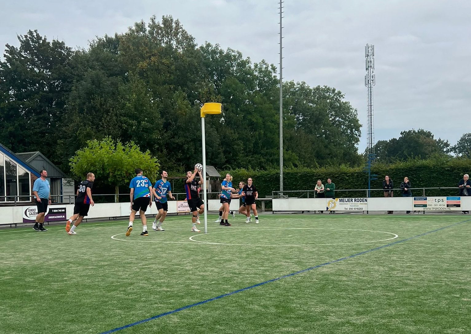 KVW '22 komt te kort tijdens regenachtige wedstrijd op eigen veld ...